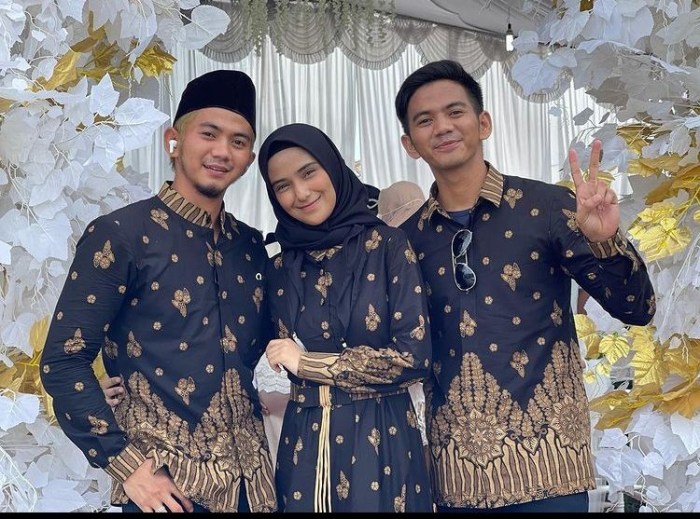 Meme Kocak Netizen tentang Pernikahan Rizky Ridho - AtjehUpdate.com